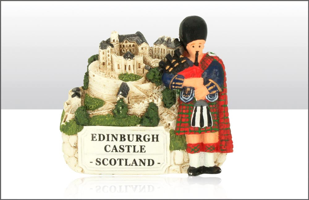 Piper And Edinburgh Castle Magnet | The Scotland Shop