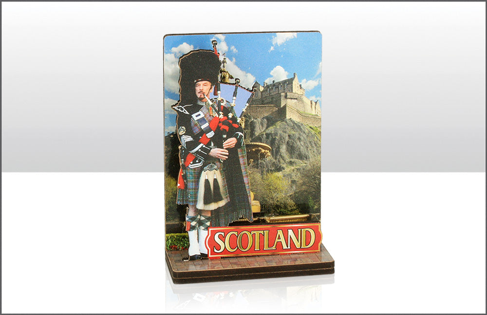 Piper & Edinburgh Castle Photo Magnet | The Scotland Shop