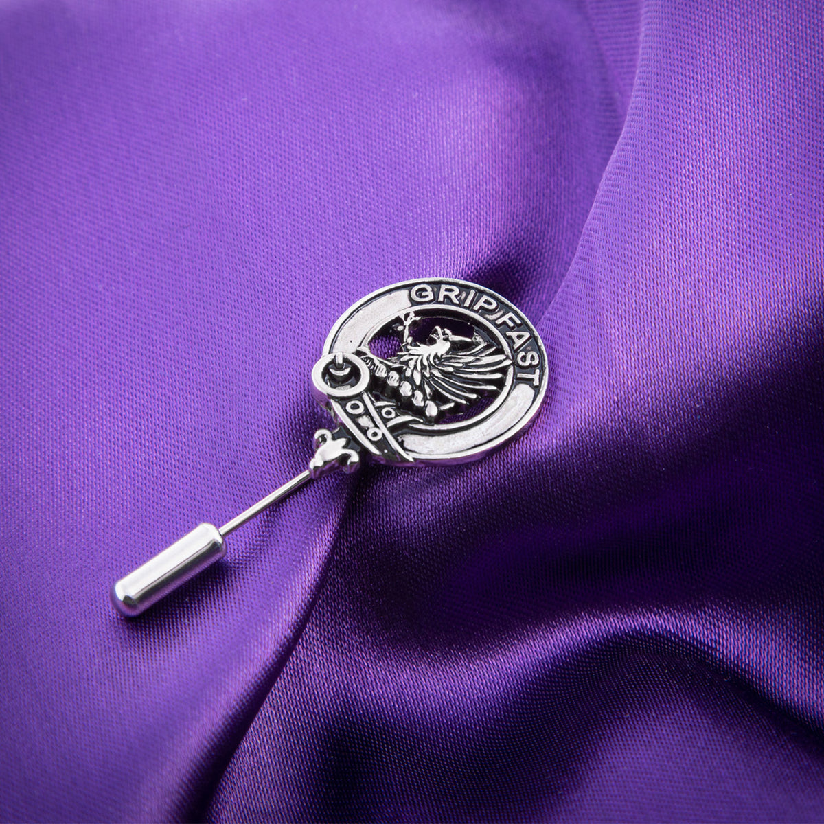 Clan Lapel Pin Leslie | The Scotland Shop