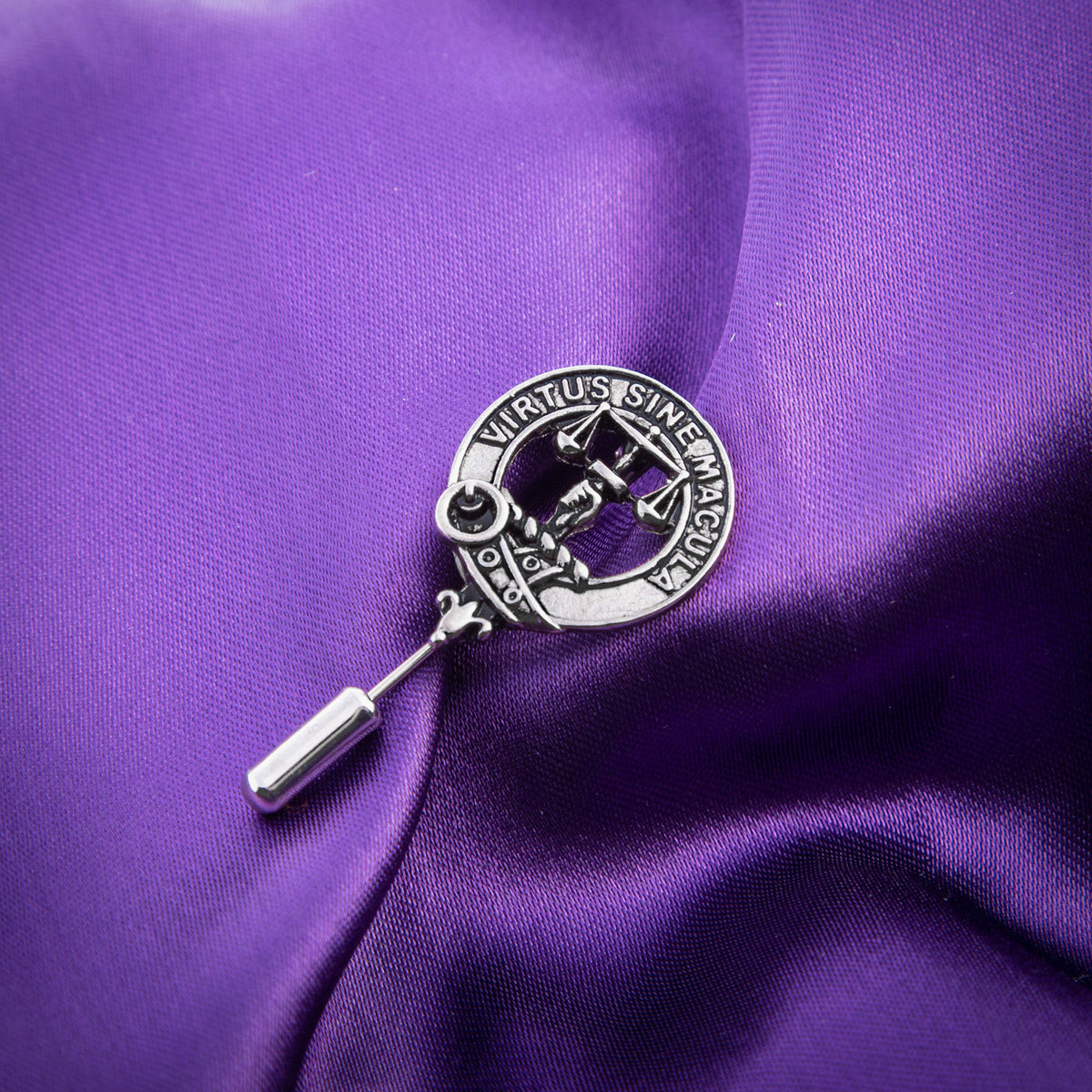 Clan Lapel Pin Russell | The Scotland Shop